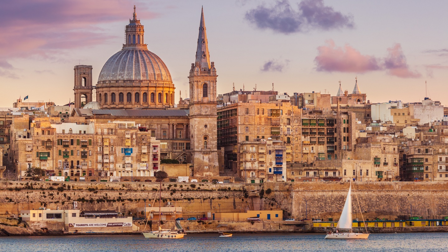 20 Best Holiday Destinations for Young Couples in 2025 - blog.ucompare.ie